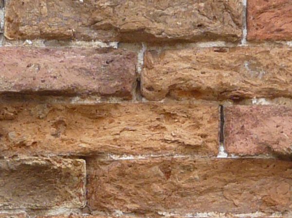 worn brick wall 0030 - Texturelib