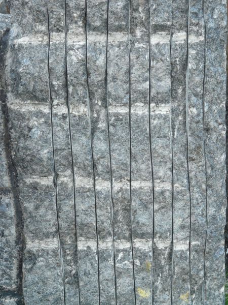 grey stone with cuts 0026 - Texturelib