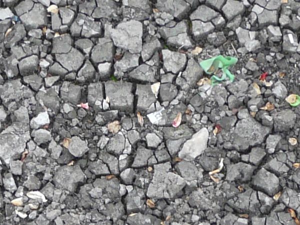 dark grey cracked soil texture 0034 - Texturelib