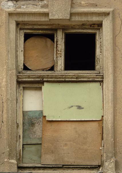 window with broken panes 0115 - Texturelib