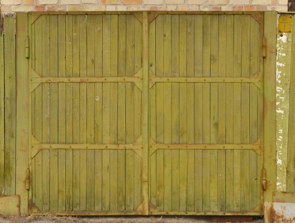 green wooden gates 0161 - Texturelib